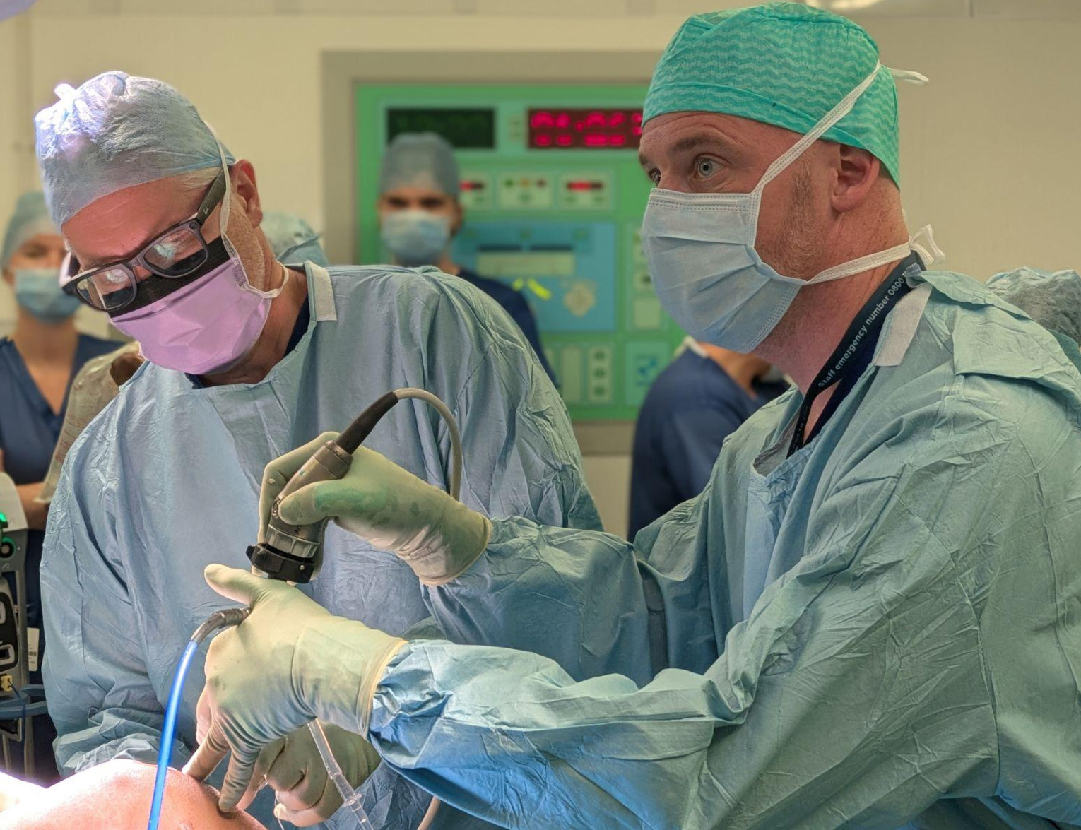 Who’s in the Operating Room? Meet the Expert Team Behind Your Knee ...