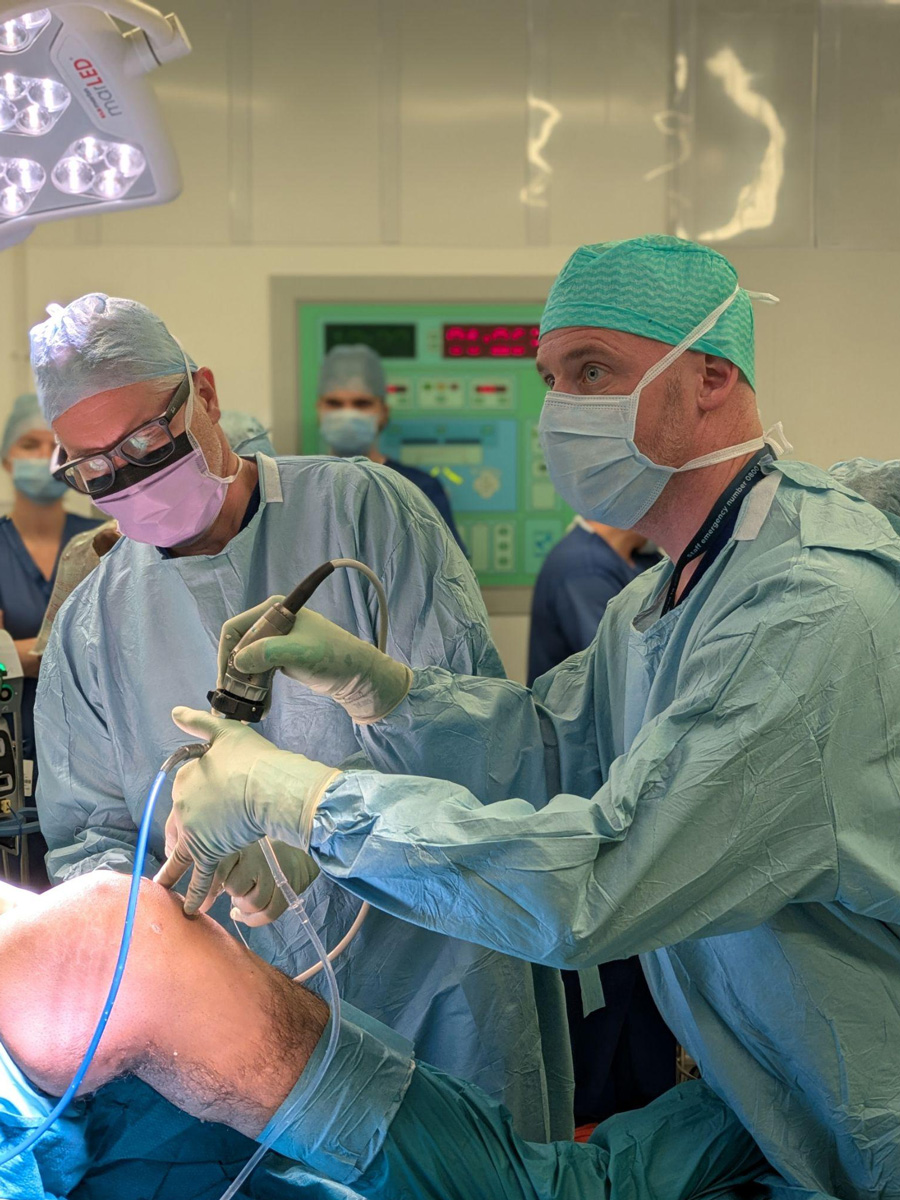 Who’s in the Operating Room? Meet the Expert Team Behind Your Knee ...